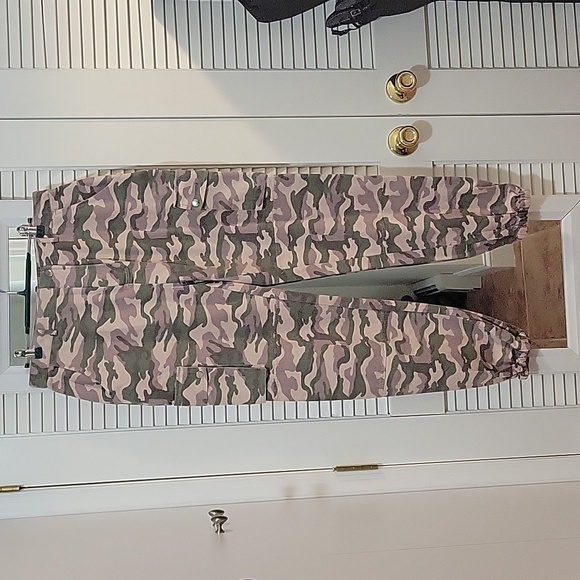 Missguided + | Pants & Jumpsuits | Nwt Missguided Camo Cargo Pants ...
